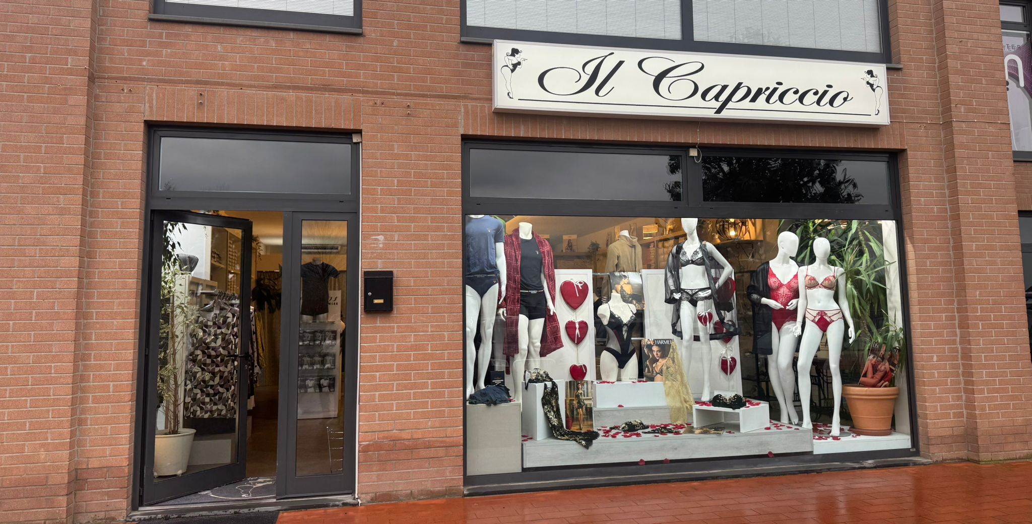 Nuova location per il punto vendita Il Capriccio che torna a Ponte Buggianese (Pt) - Intimo Retail